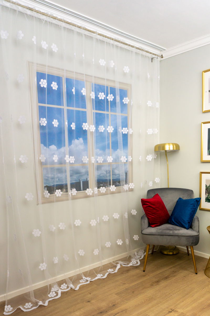 Perdea Flori Albe din Tull Brodata 300x245cm cu Rejansa - PERD030 ...